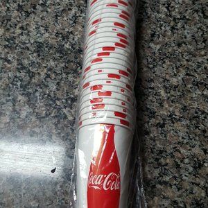 Coca Cola | Party Supplies | Lot Of 8 Total Cocacola 24 Oz Paper Cups New Model Ccb24 Original ...
